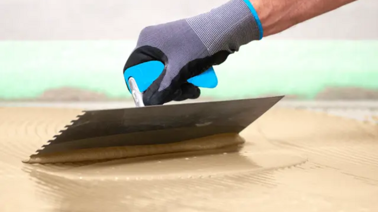 Edge insulation strips